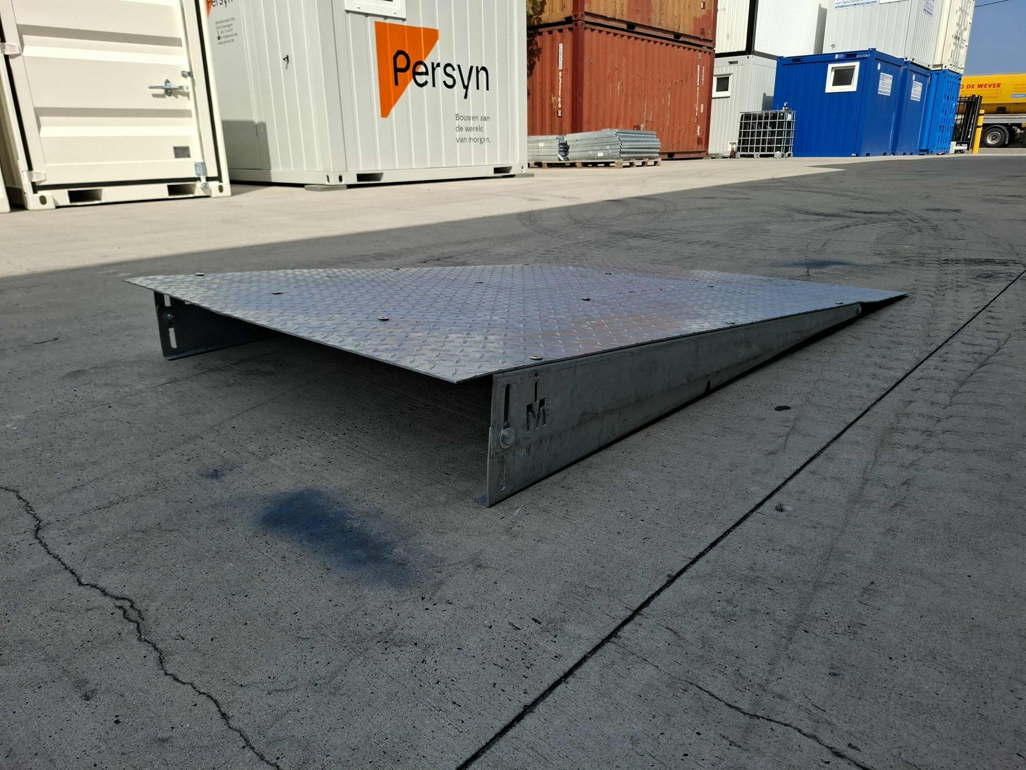 USED STANDARD RAMP FOR CONTAINER | Mechanic International